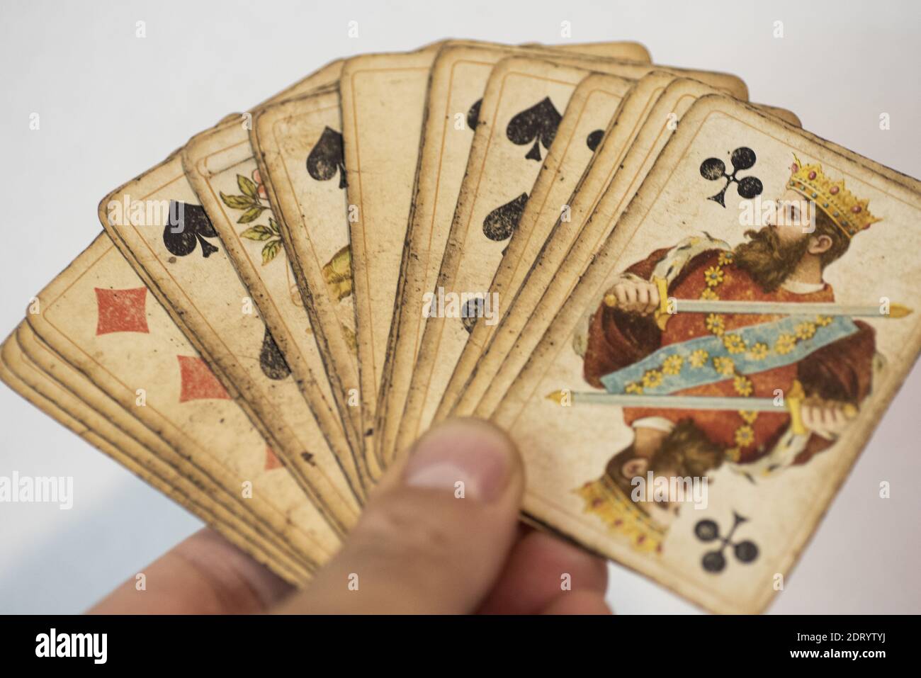 Old dirty playing cards hi-res stock photography and images - Alamy