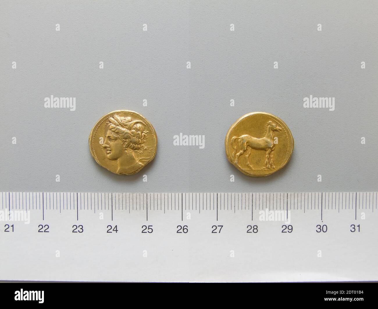 242 gold hi-res stock photography and images - Alamy