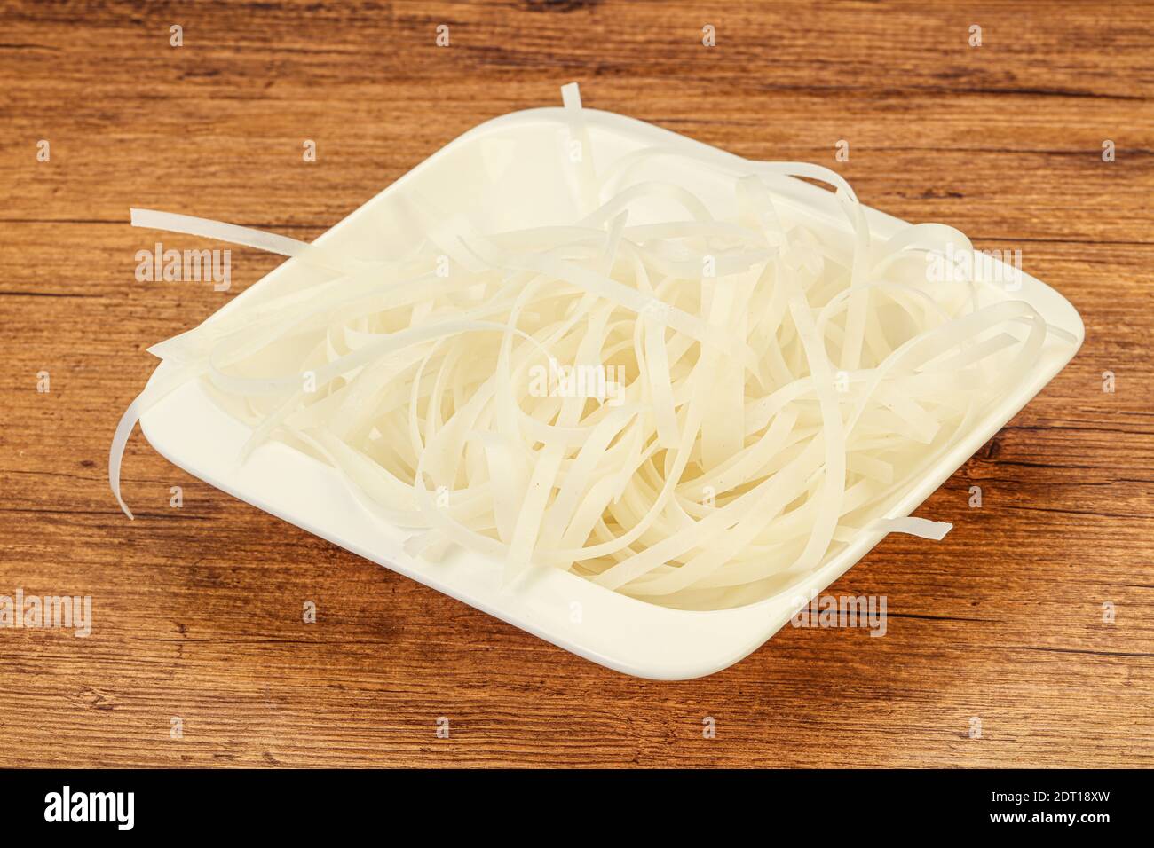 Boiled rice noodle ready for cooking Stock Photo - Alamy