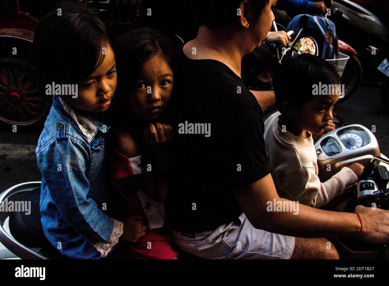 KHM - PHNOM PENH THE INHARMONIOUS Portrait of Phnom Penh, the capital ...