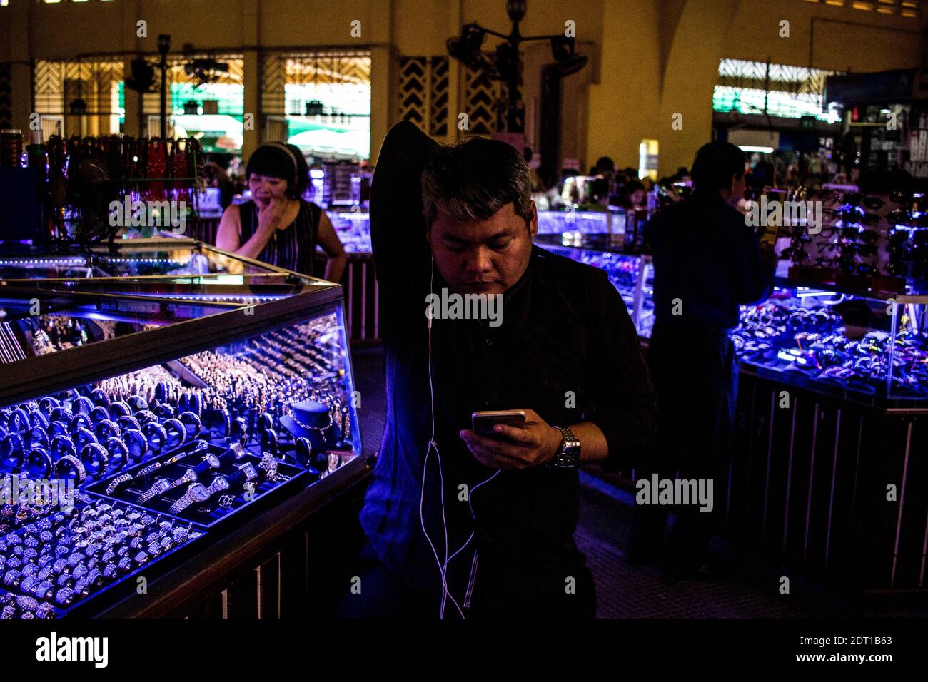 KHM - PHNOM PENH THE INHARMONIOUS Portrait of Phnom Penh, the capital ...