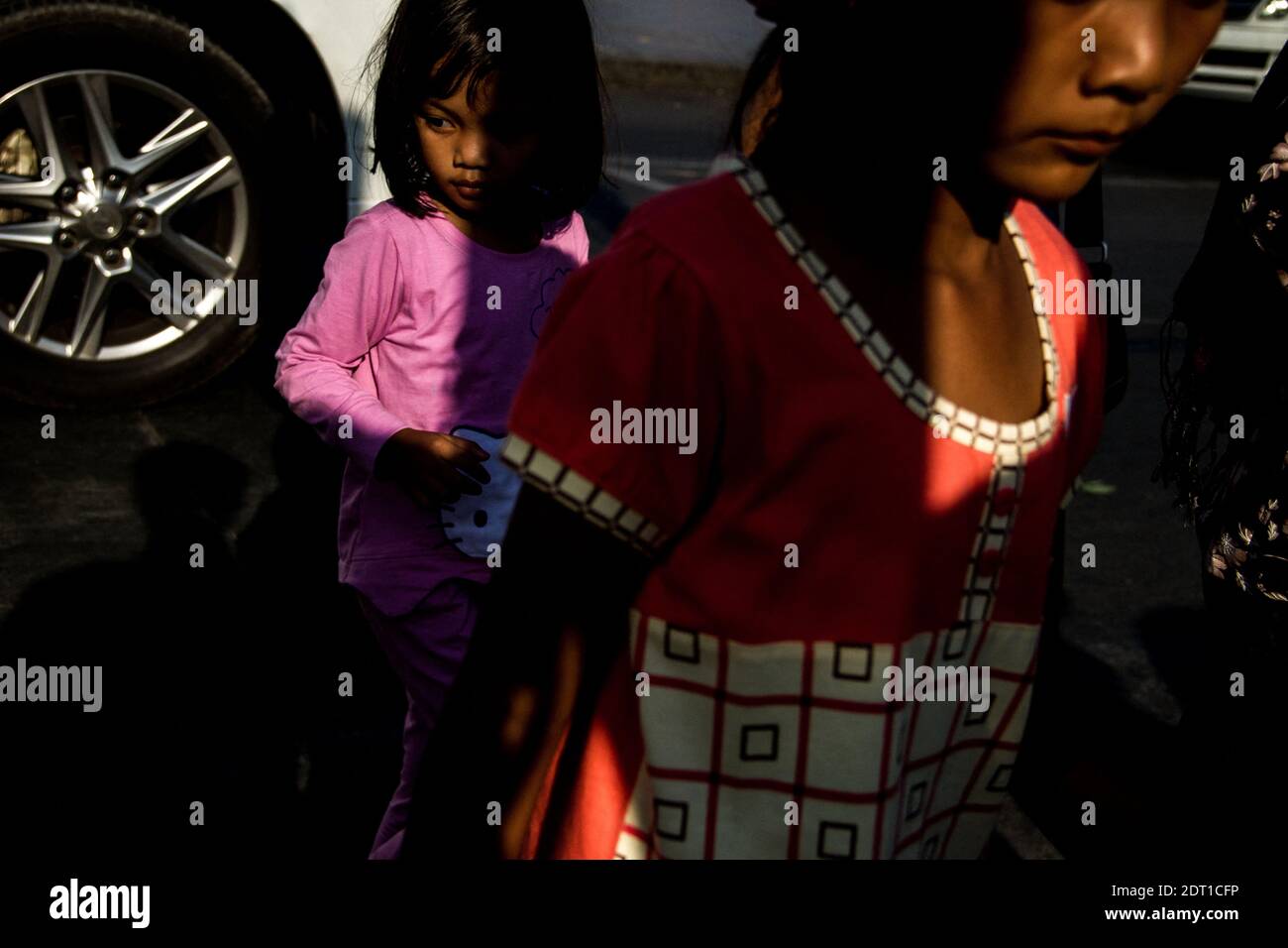 KHM - PHNOM PENH THE INHARMONIOUS Portrait of Phnom Penh, the capital ...