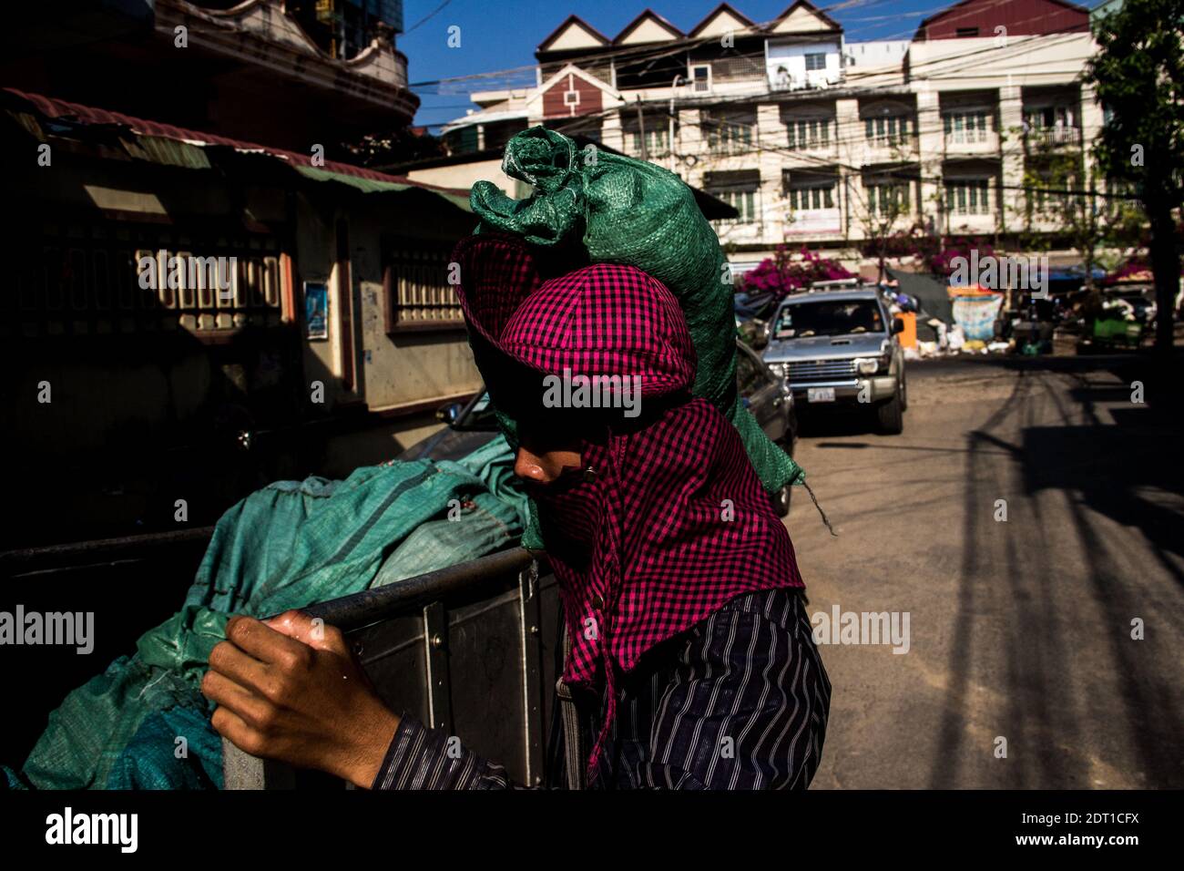 KHM - PHNOM PENH THE INHARMONIOUS Portrait of Phnom Penh, the capital ...