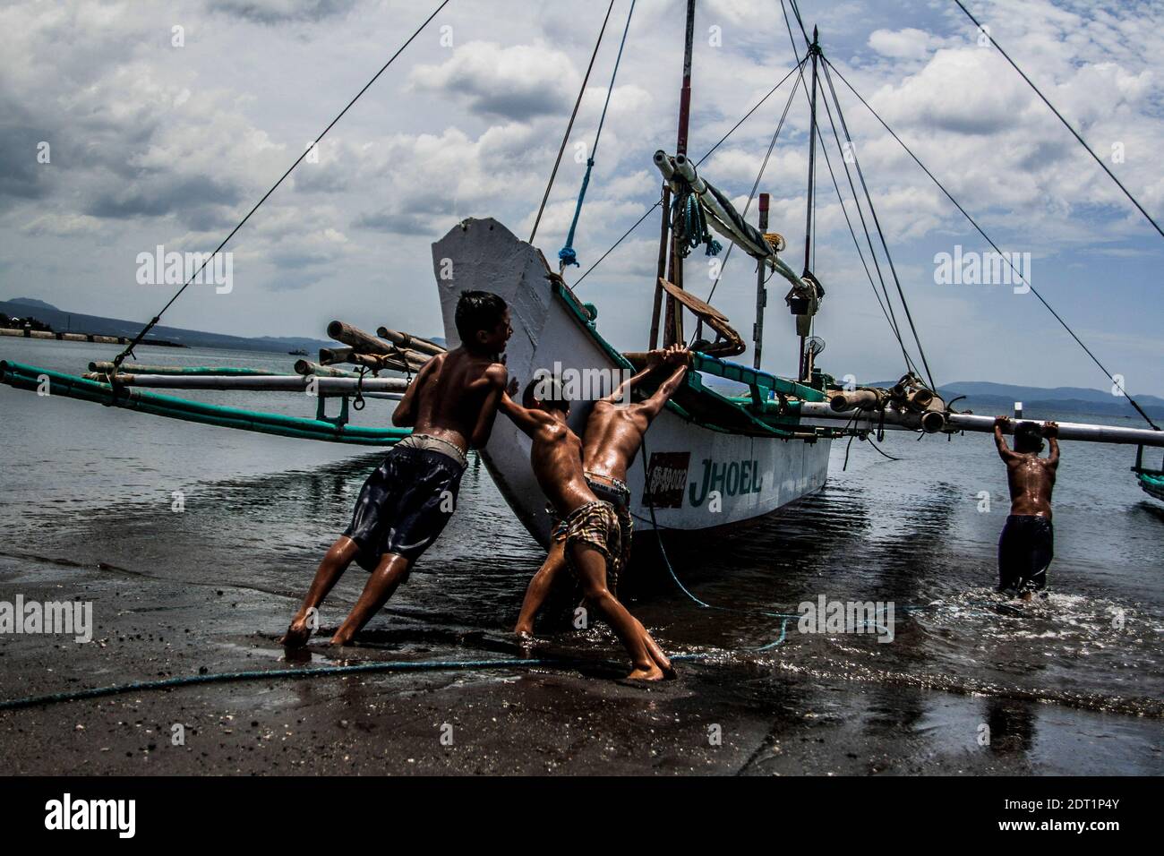 Legazpi: life in a port in the Philippines. The series is produced in a ...