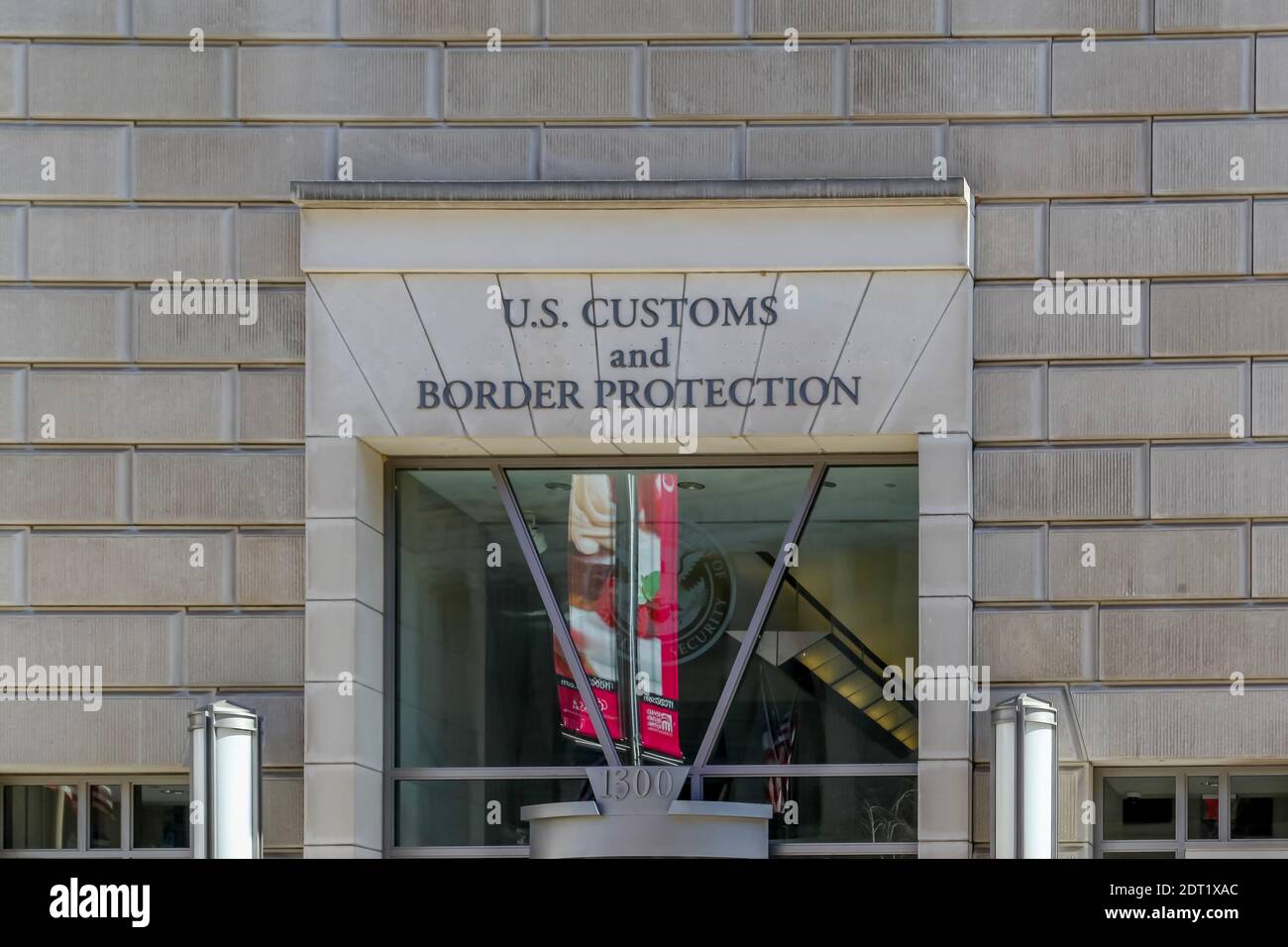U s customs and border protection hi-res stock photography and images ...