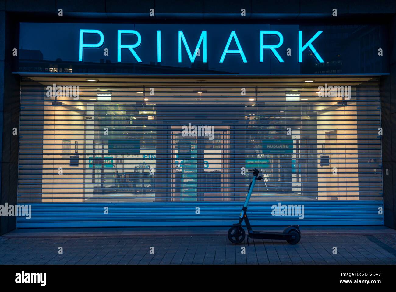Closed primark hi-res stock photography and images - Alamy