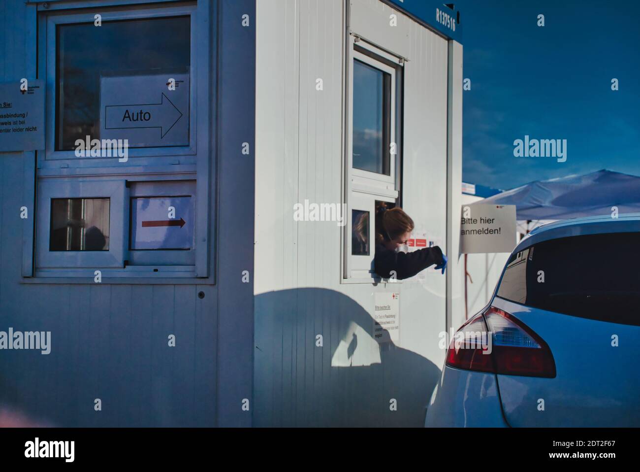 Car side shot person inside hi-res stock photography and images - Alamy