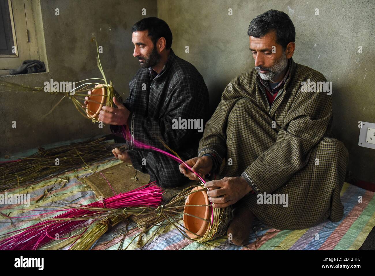 Kashmiri pheran hi-res stock photography and images - Alamy