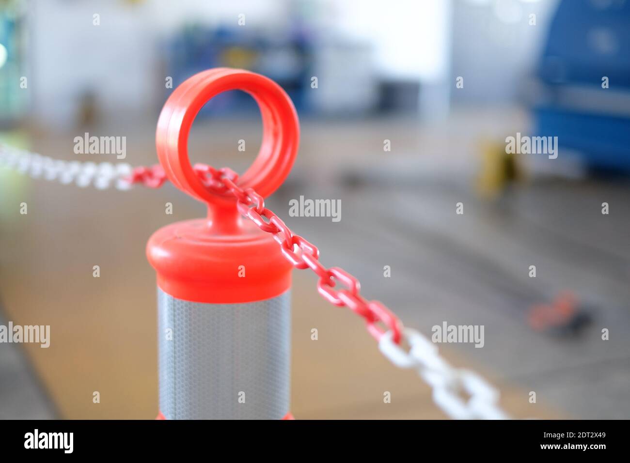 Plastic barrier chain hi-res stock photography and images - Alamy