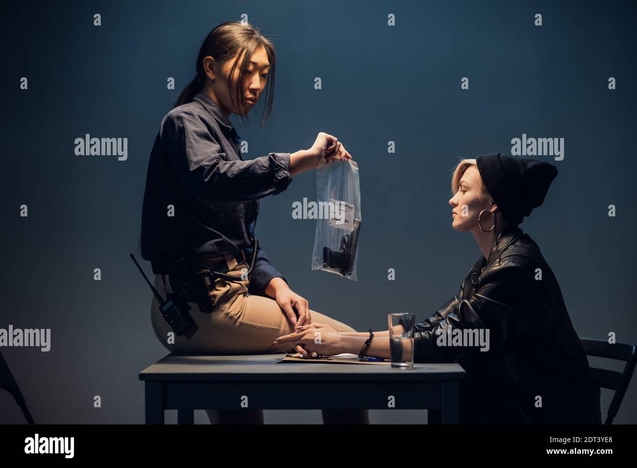 Female crime investigator hi-res stock photography and images - Alamy