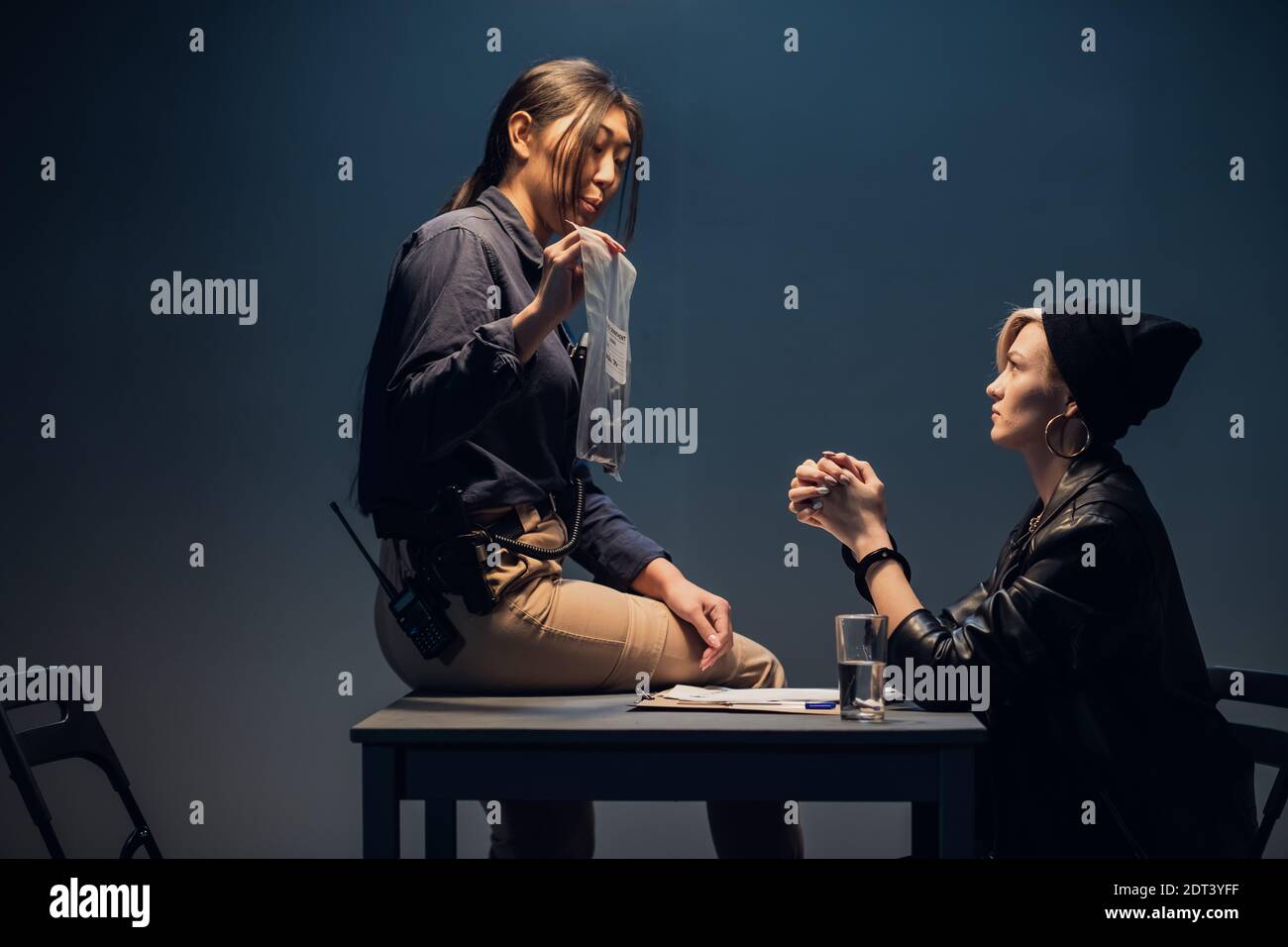 Female crime investigator hi-res stock photography and images - Alamy