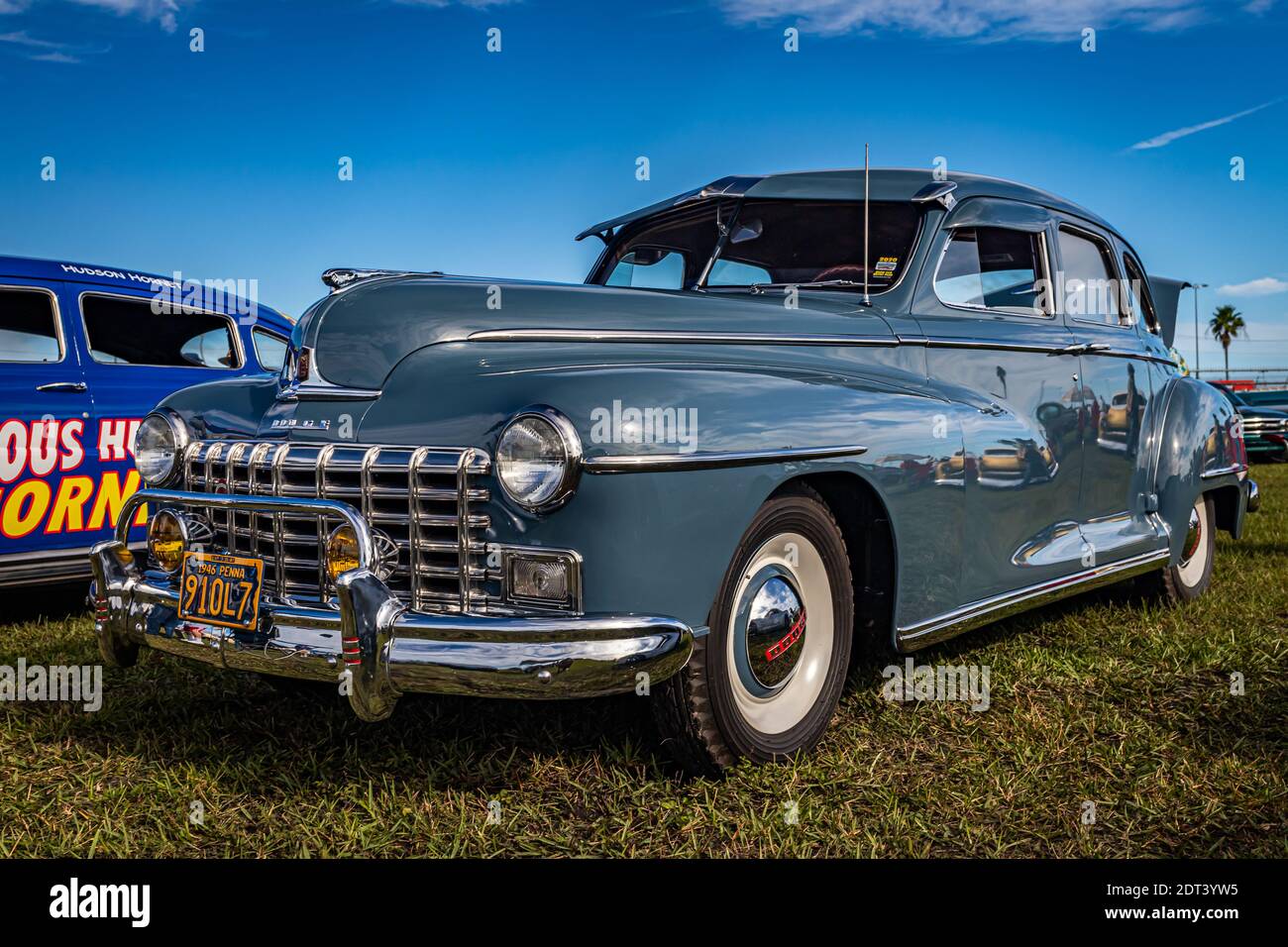 Yellow dodge car hi-res stock photography and images - Alamy