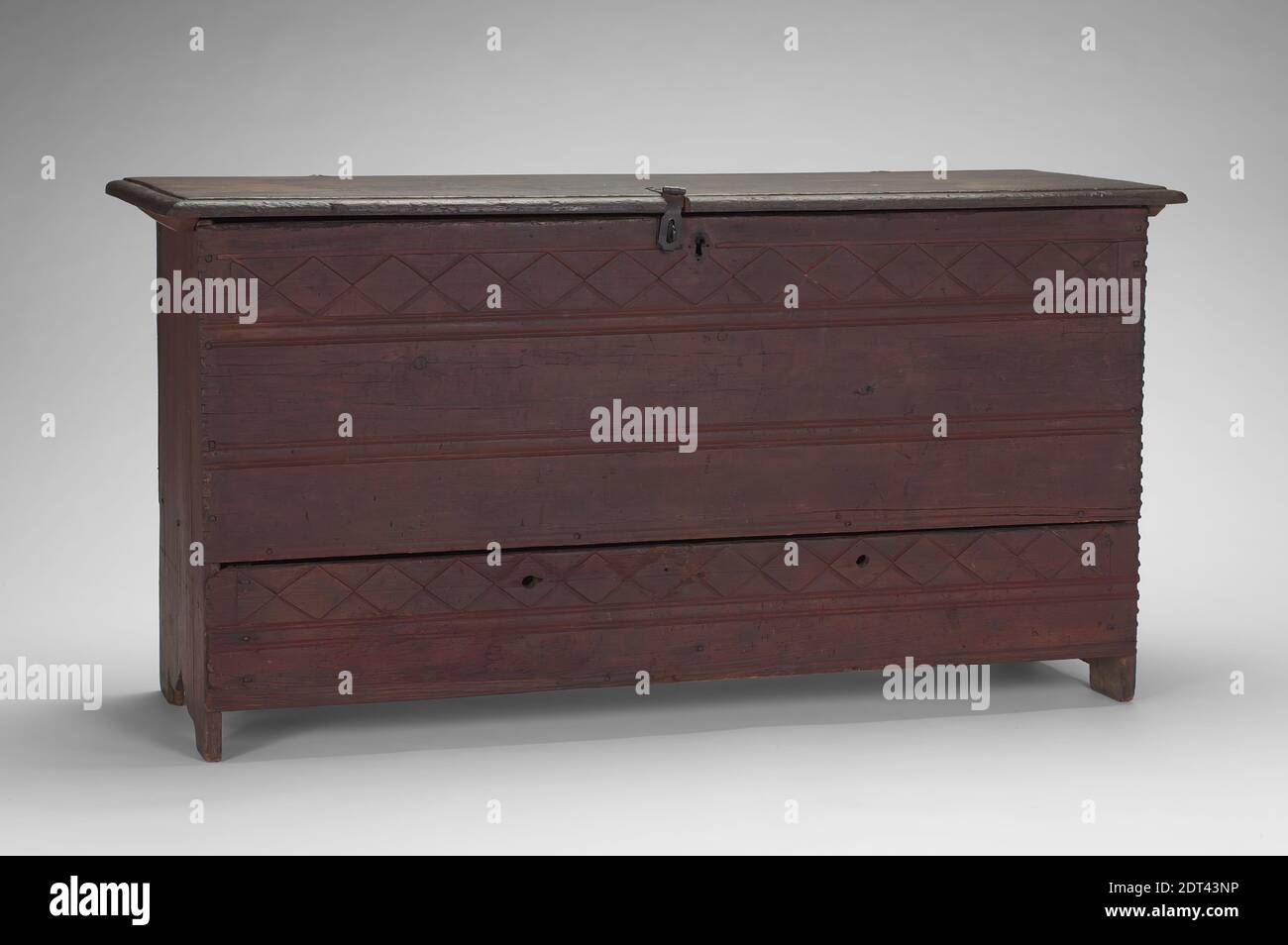 Six board chest hi-res stock photography and images - Alamy