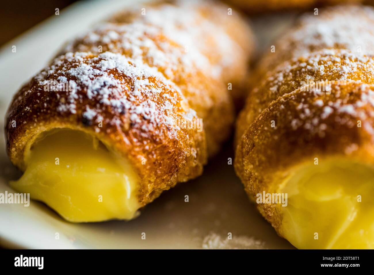 Canolis hi-res stock photography and images - Alamy