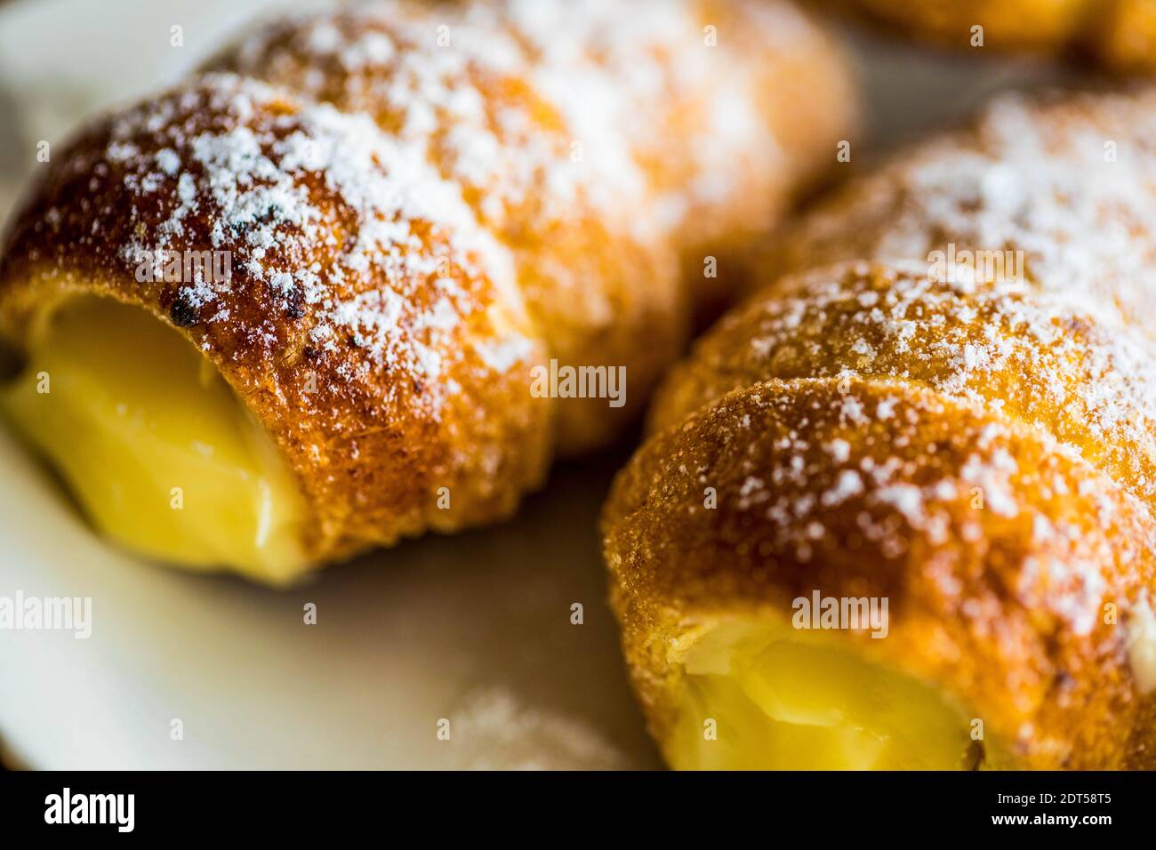 Canolis hi-res stock photography and images - Alamy