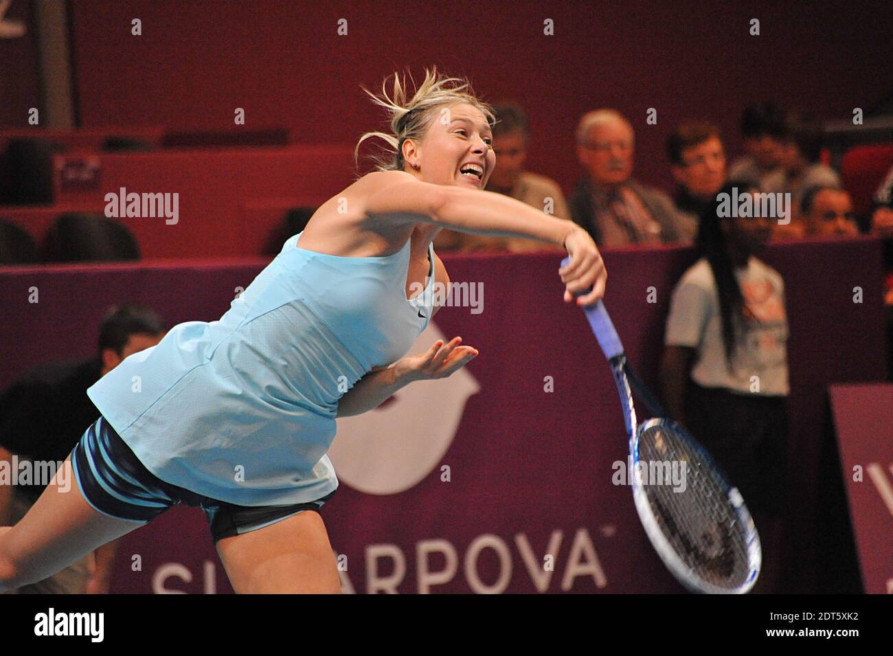 Stade de tennis hi-res stock photography and images - Alamy