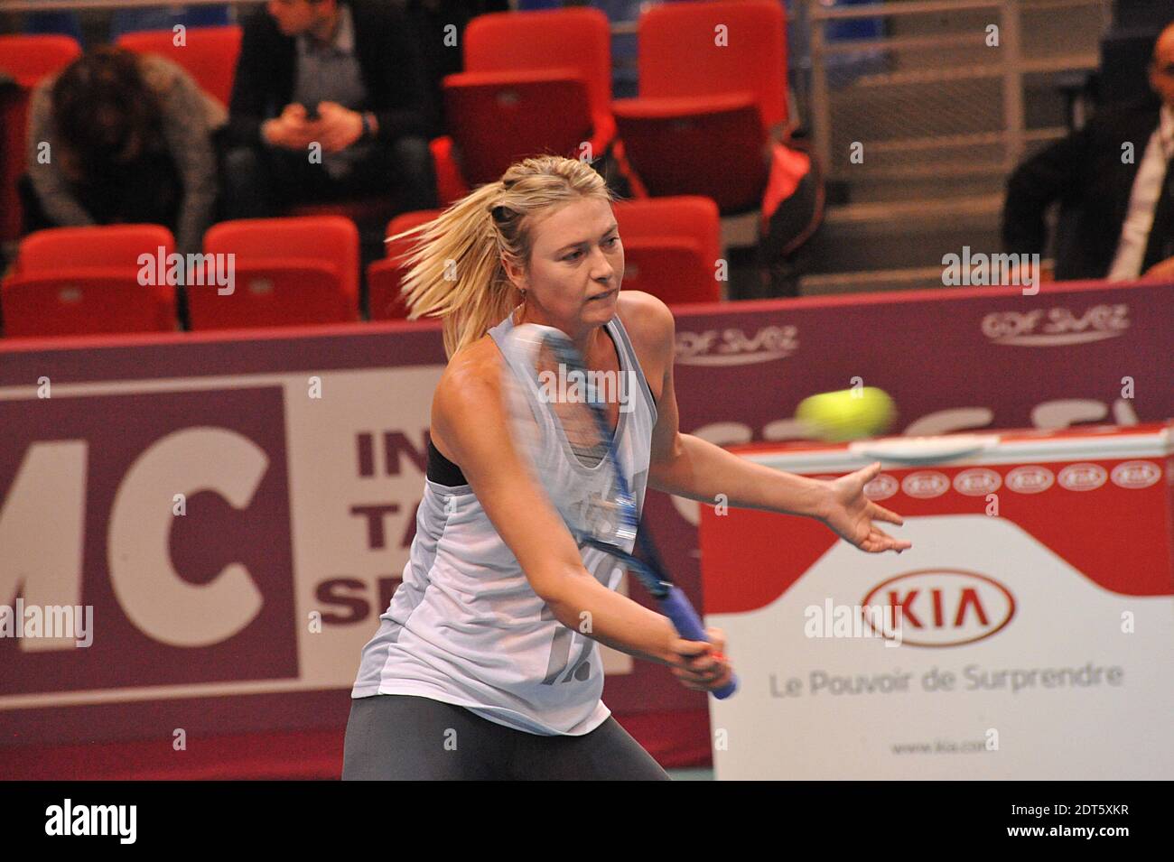 Stade de tennis hi-res stock photography and images - Alamy