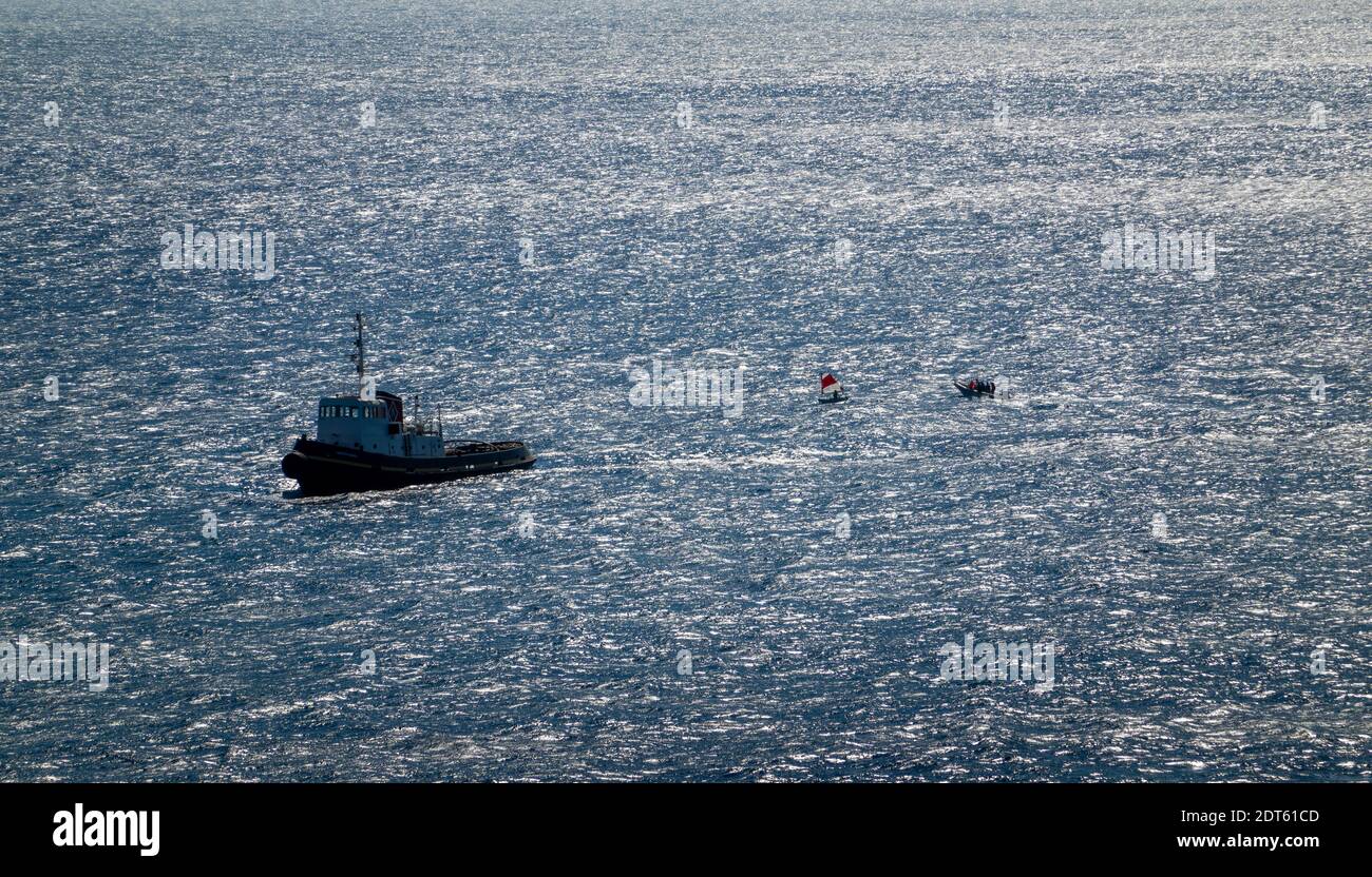 Boats moving hi-res stock photography and images - Alamy