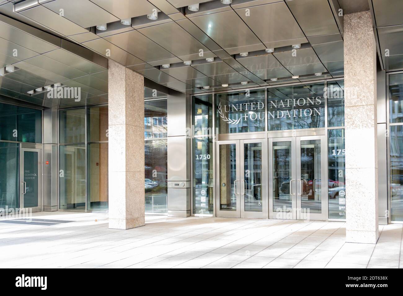 Entrance of united nations building hi-res stock photography and images ...