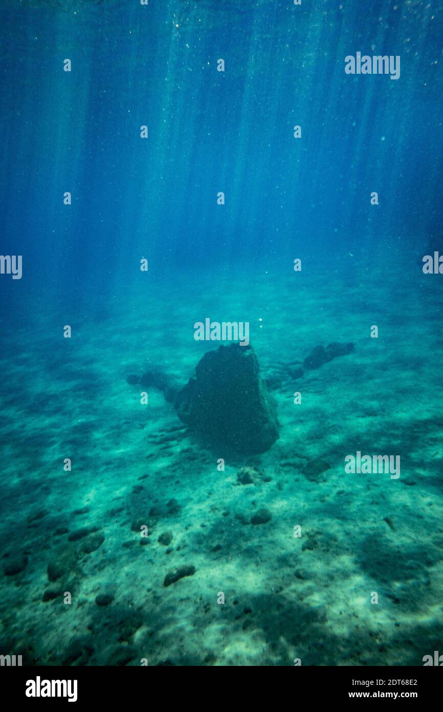 Underwater stone hi-res stock photography and images - Alamy