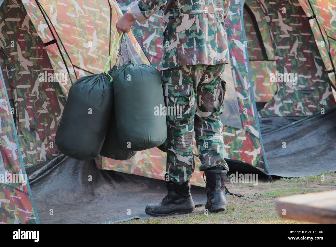 Soldier body hi-res stock photography and images - Alamy