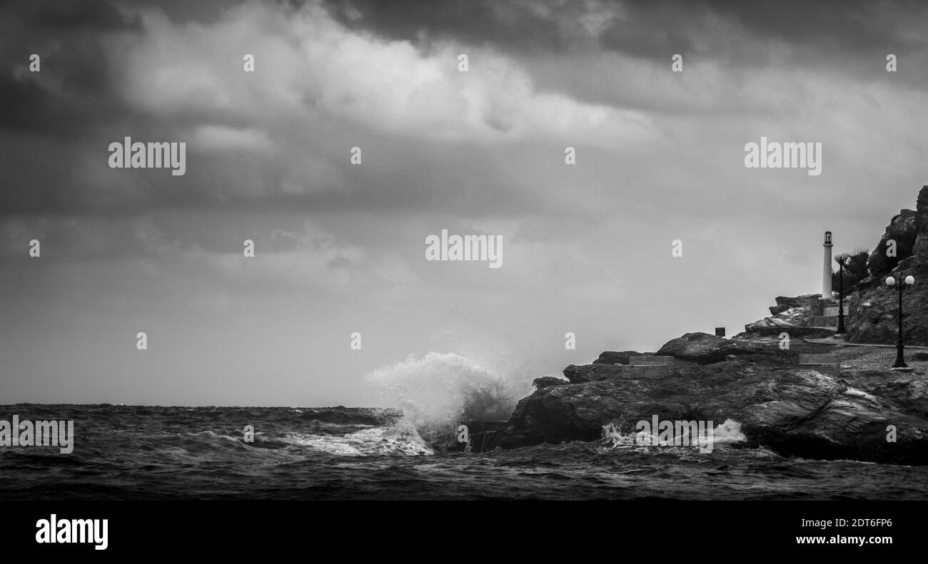 Crashing wave against cloud hi-res stock photography and images - Alamy