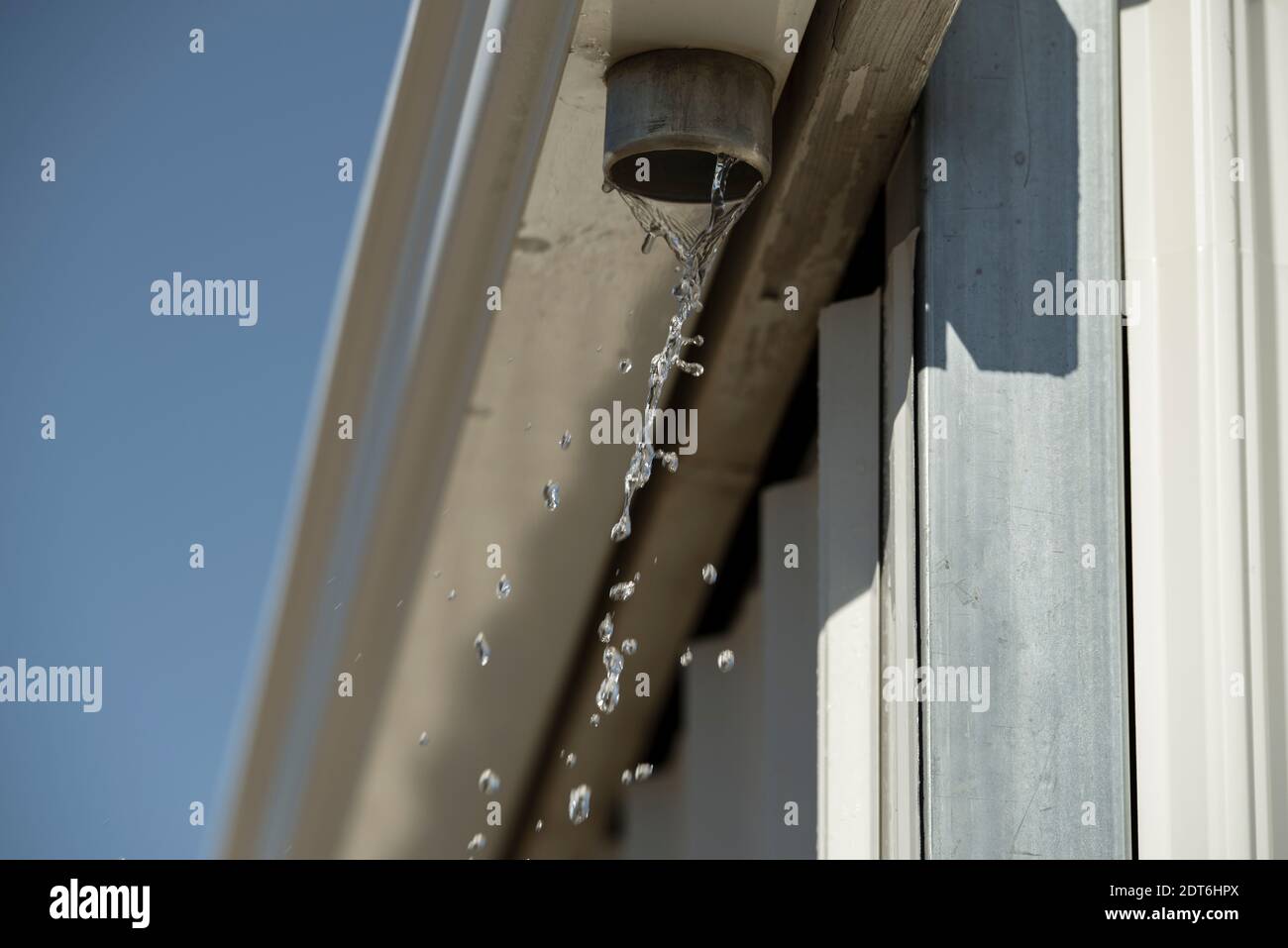 Broken gutter hi-res stock photography and images - Alamy