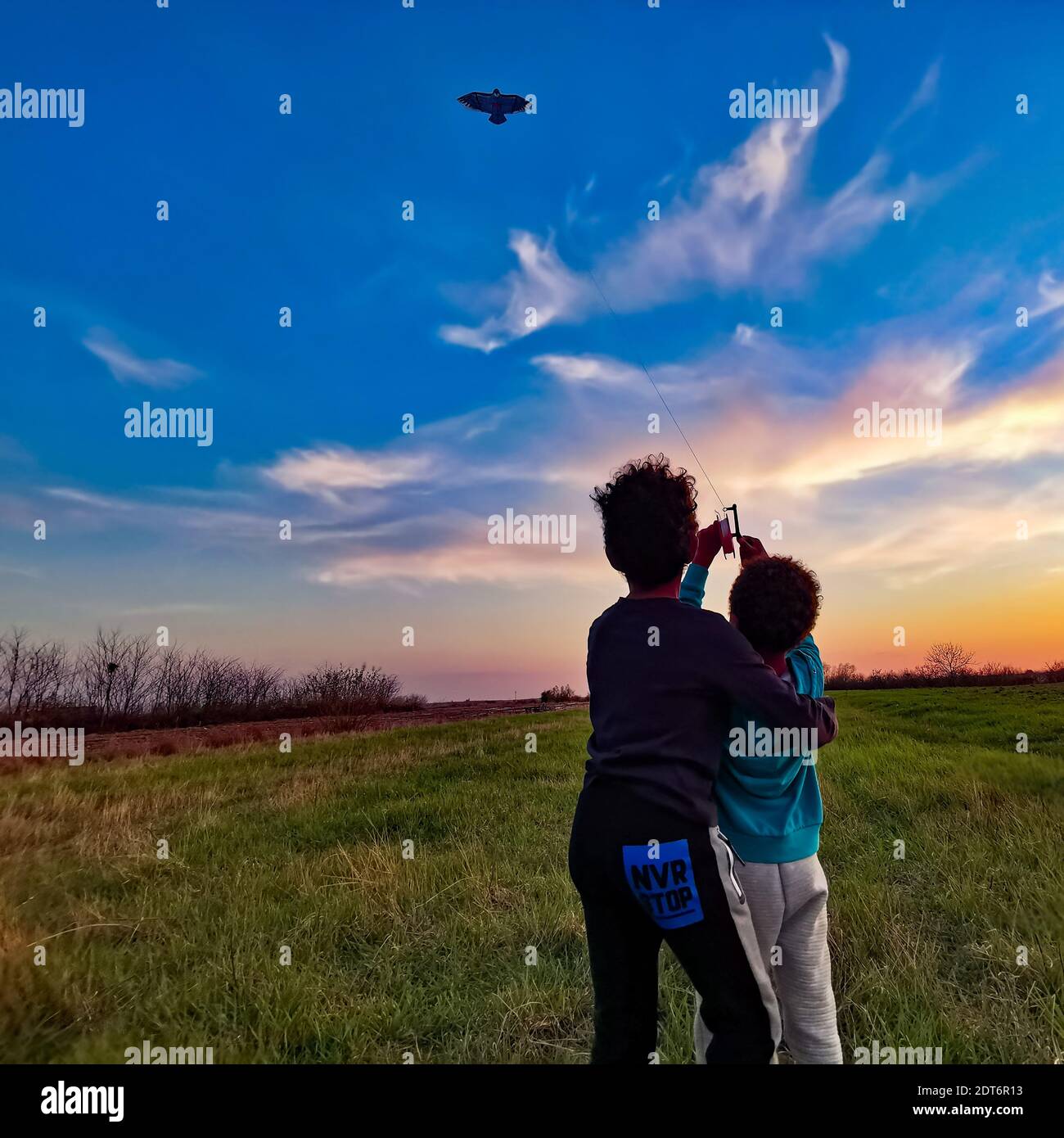 5 kites hi-res stock photography and images - Alamy