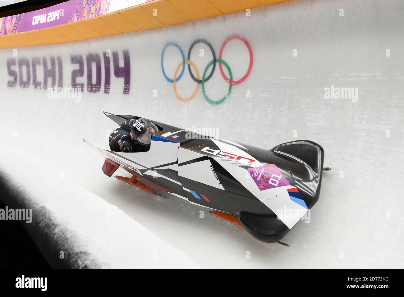 Pilot Steven Holcomb and Steven Langton of USA team 1 compete in the ...