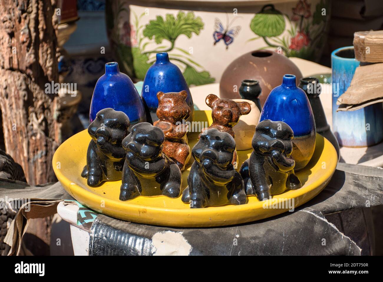 Ceramics factory hi-res stock photography and images - Alamy