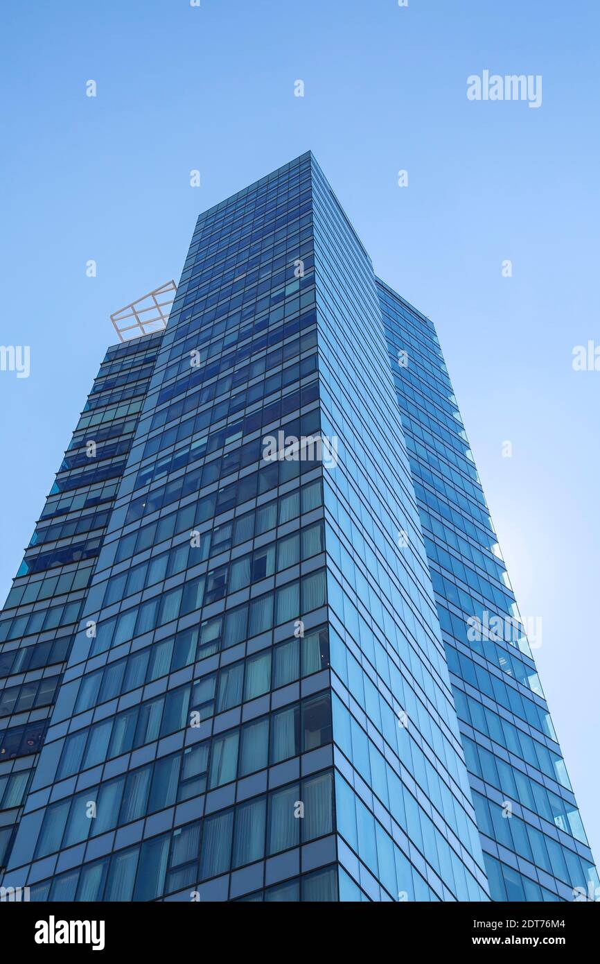 Modern architectural office tower, Tel Aviv, Israel Stock Photo - Alamy