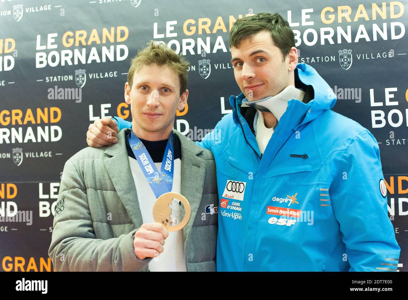 Médailles jeux olympiques hi-res stock photography and images - Alamy