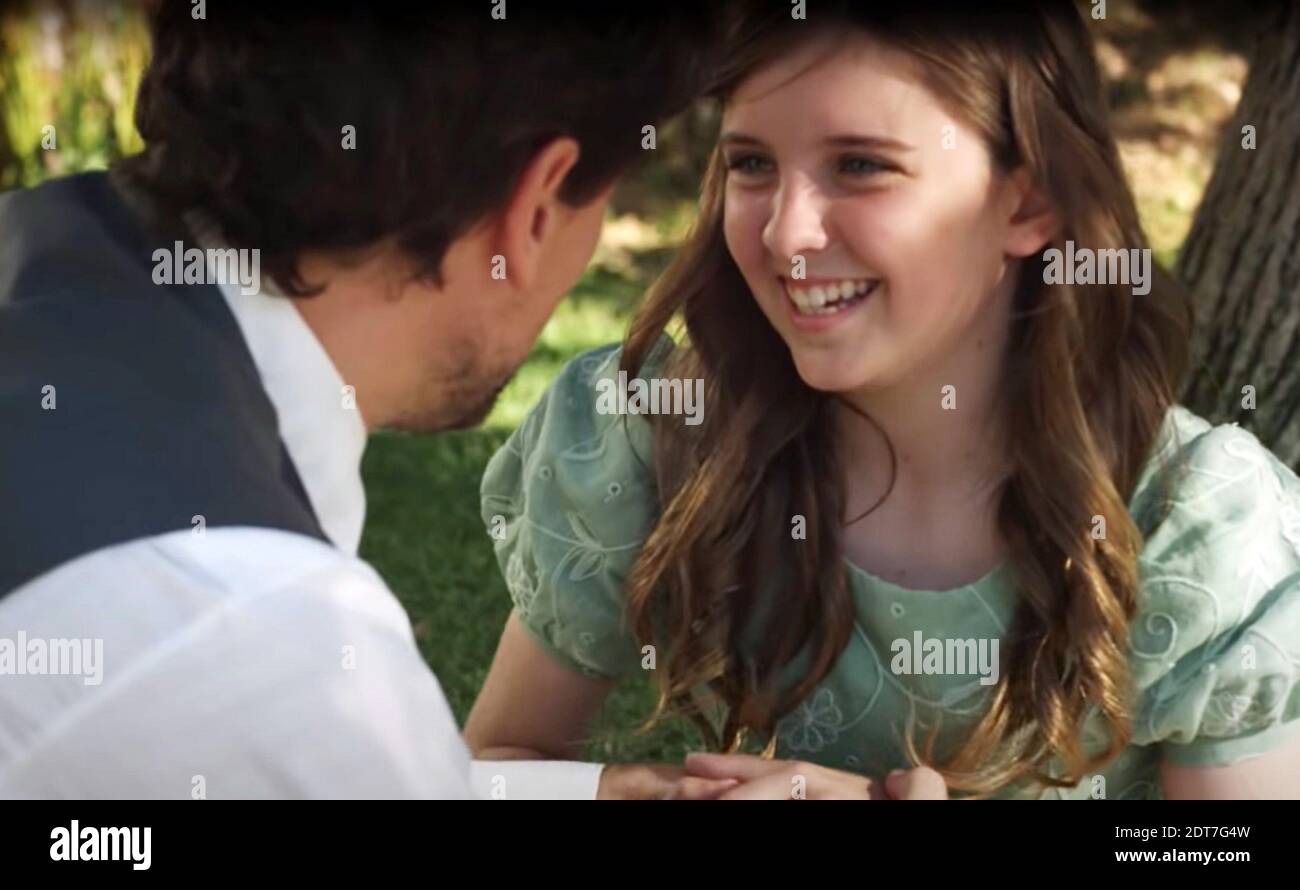 BUTTONS, A NEW MUSICAL FILM, (aka BUTTONS: A CHRISTMAS TALE), from left ...