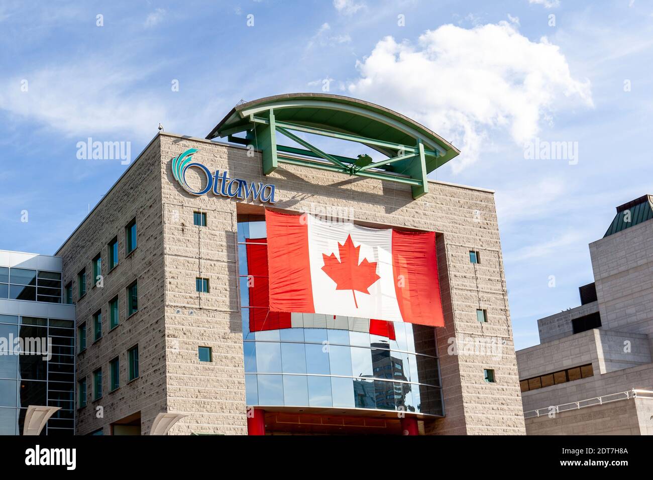 Ottawa city hall hi-res stock photography and images - Alamy