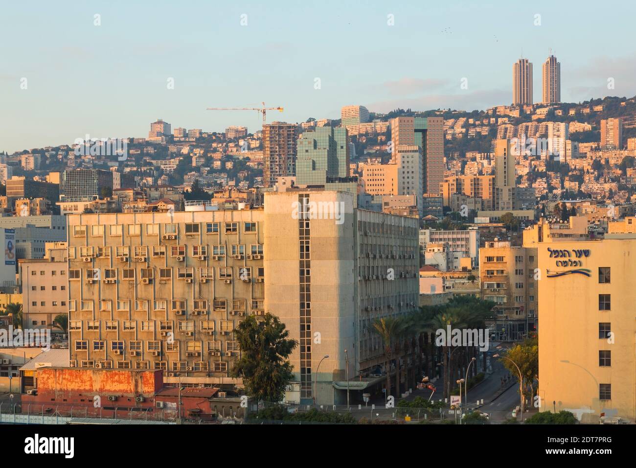 Haifa skyline hi-res stock photography and images - Alamy
