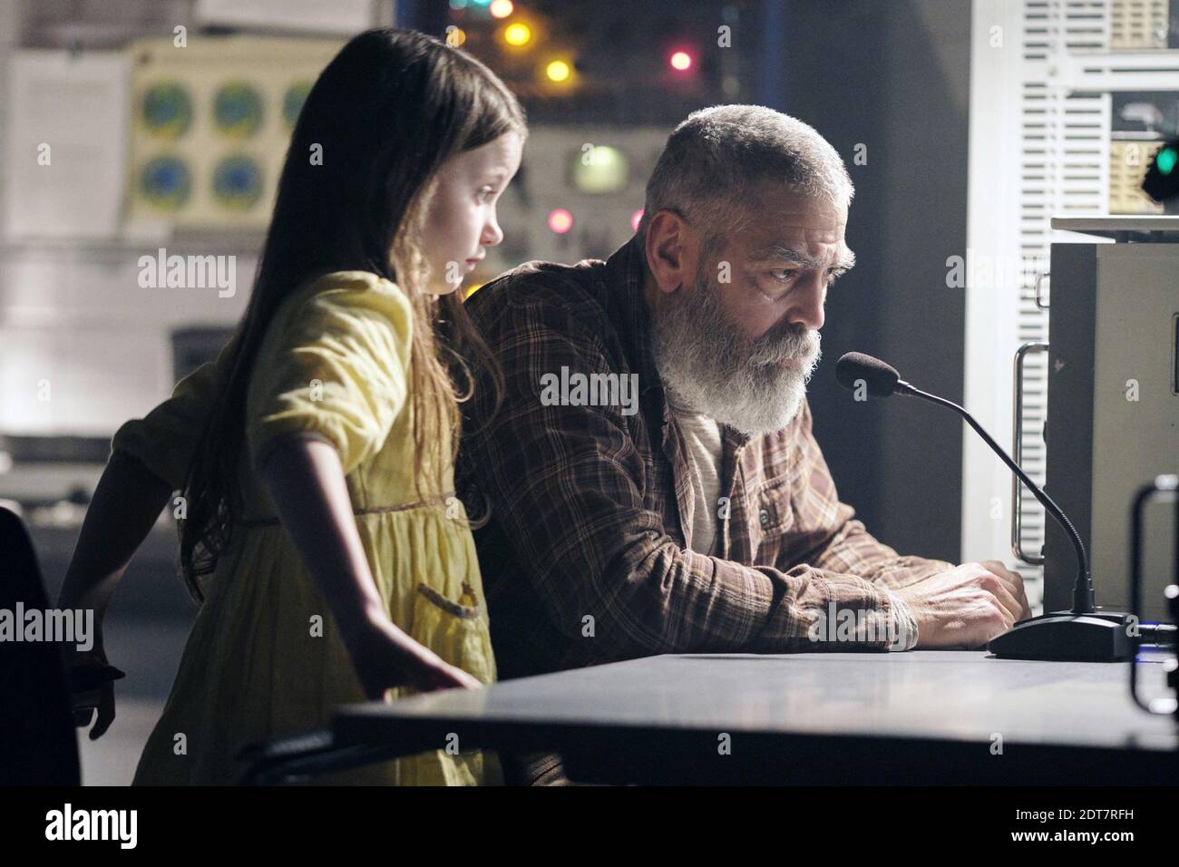 THE MIDNIGHT SKY, from left: Caoilinn Springall, George Clooney, 2020 ...