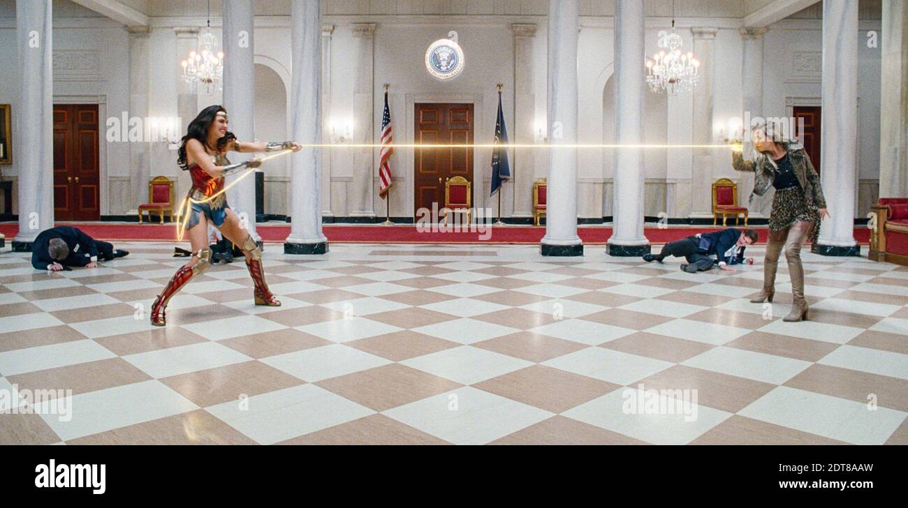 WONDER WOMAN 1984, from left: Gal Gadot as Wonder Woman, Kristen Wiig ...