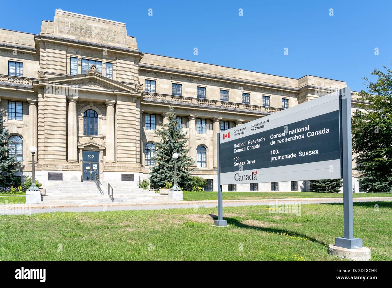 National research council building hi-res stock photography and images ...