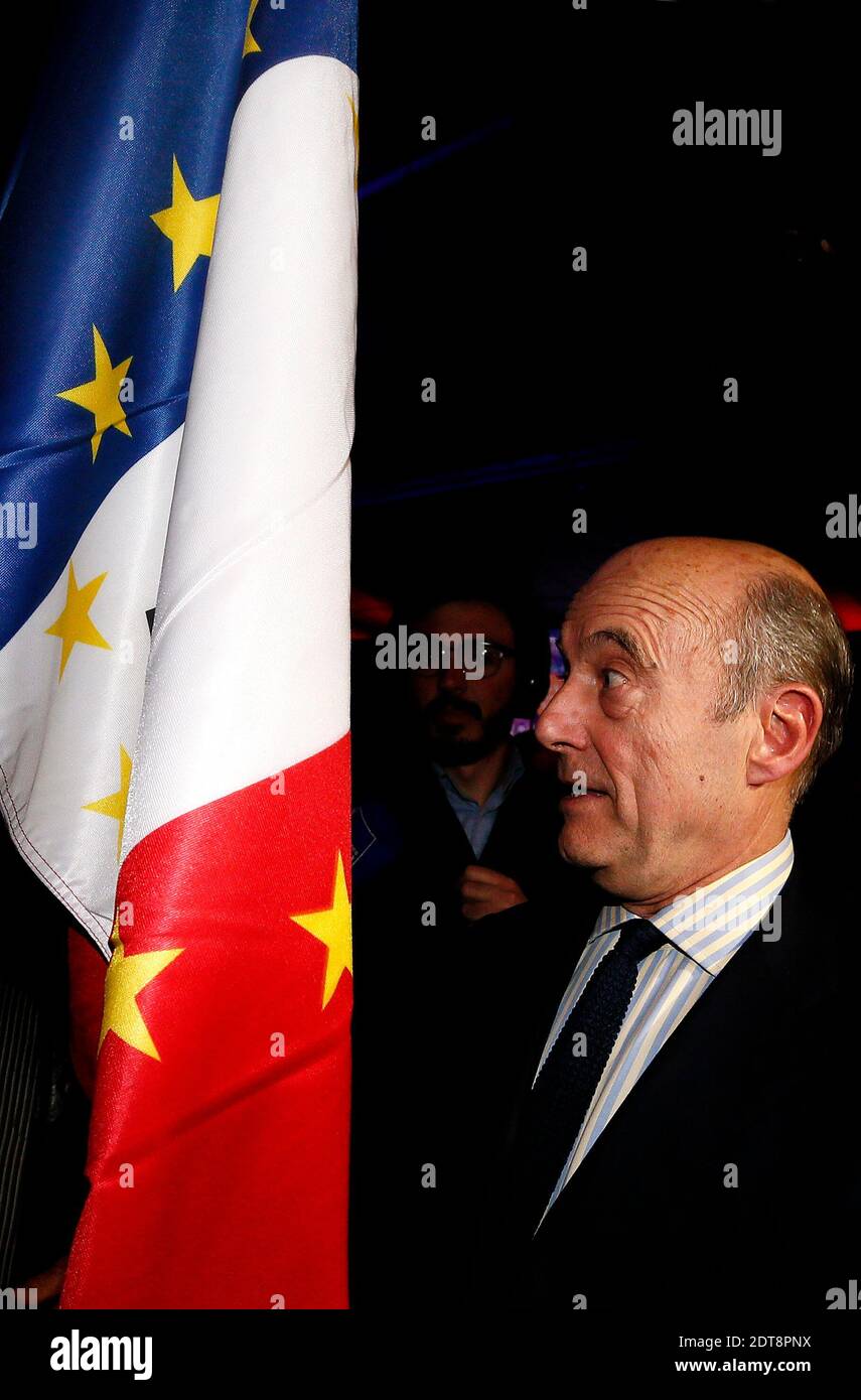 Drapeau bordeaux hi-res stock photography and images - Alamy