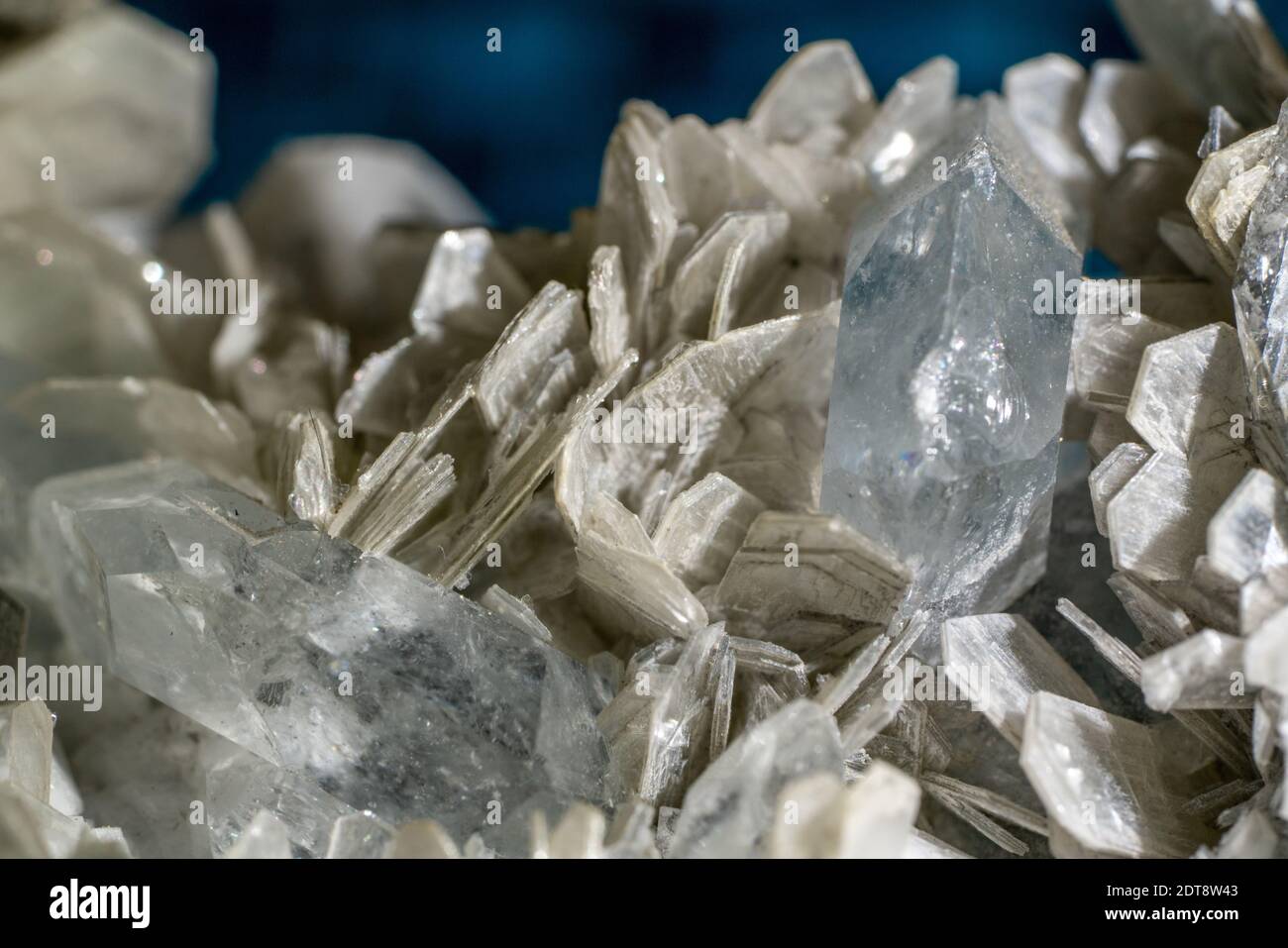 Sharp purple rock hi-res stock photography and images - Alamy