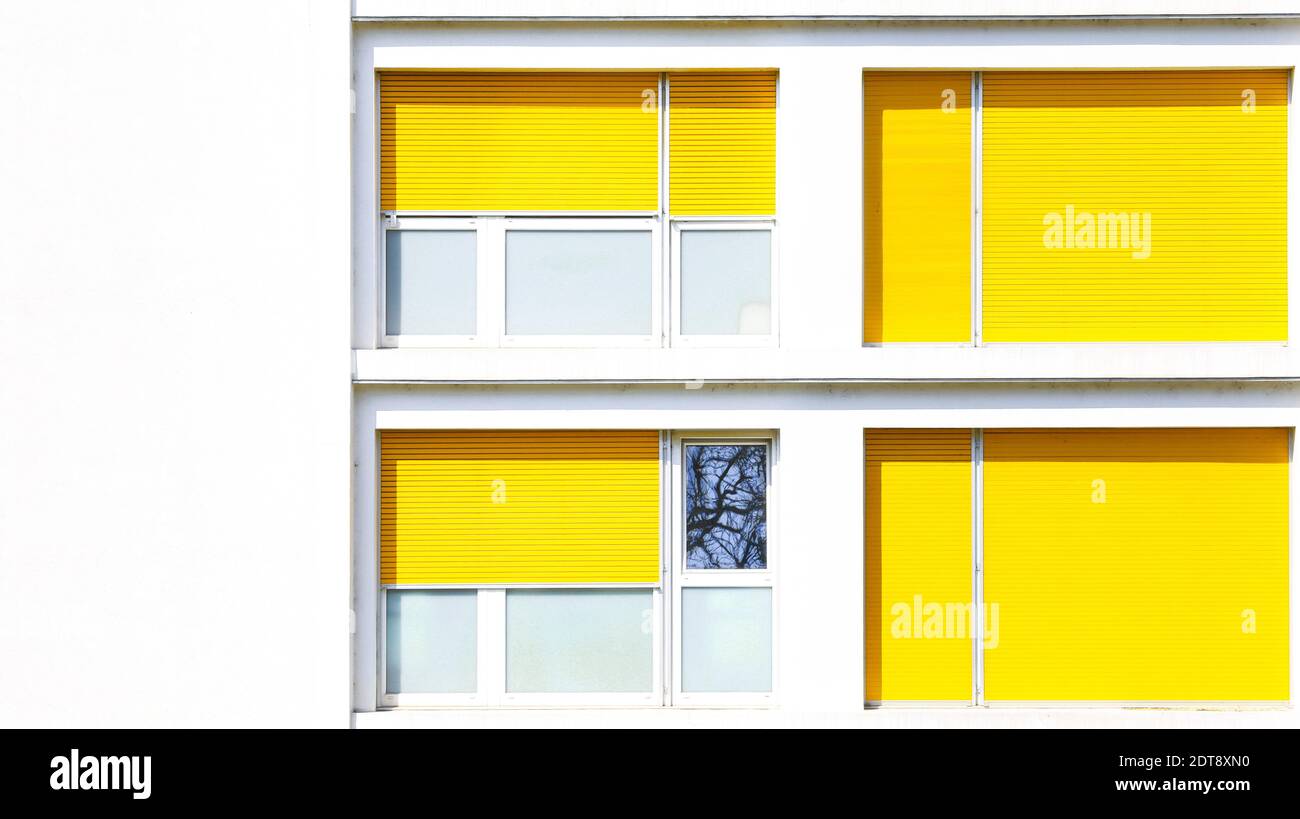 Full glass facade Cut Out Stock Images & Pictures - Alamy