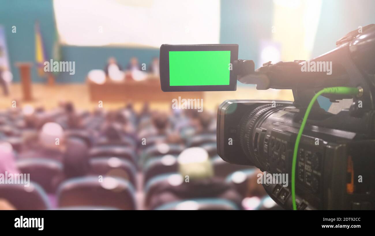 Large Green Screen High Resolution Stock Photography and Images - Alamy