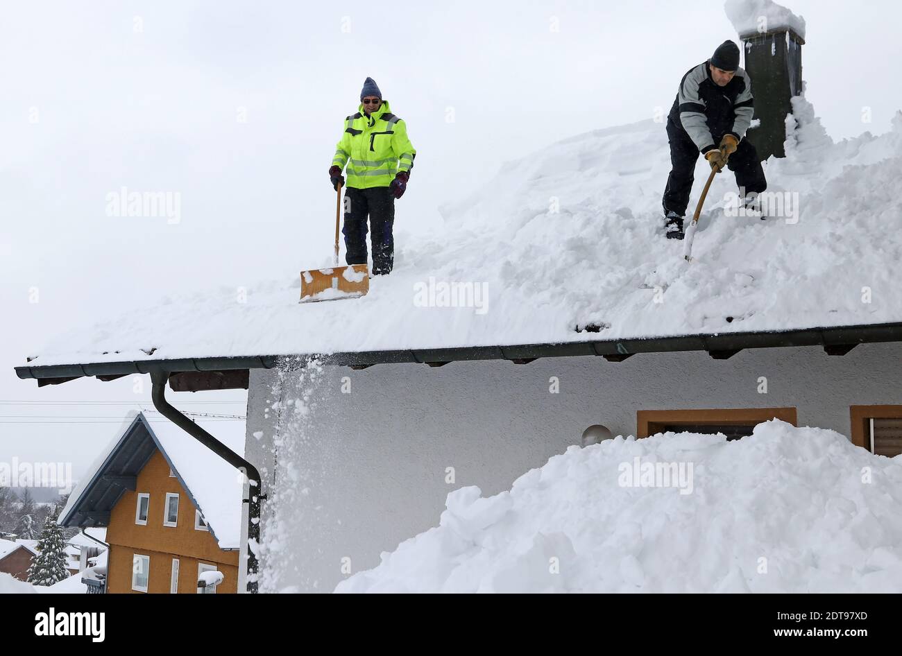 High snow load hi-res stock photography and images - Alamy