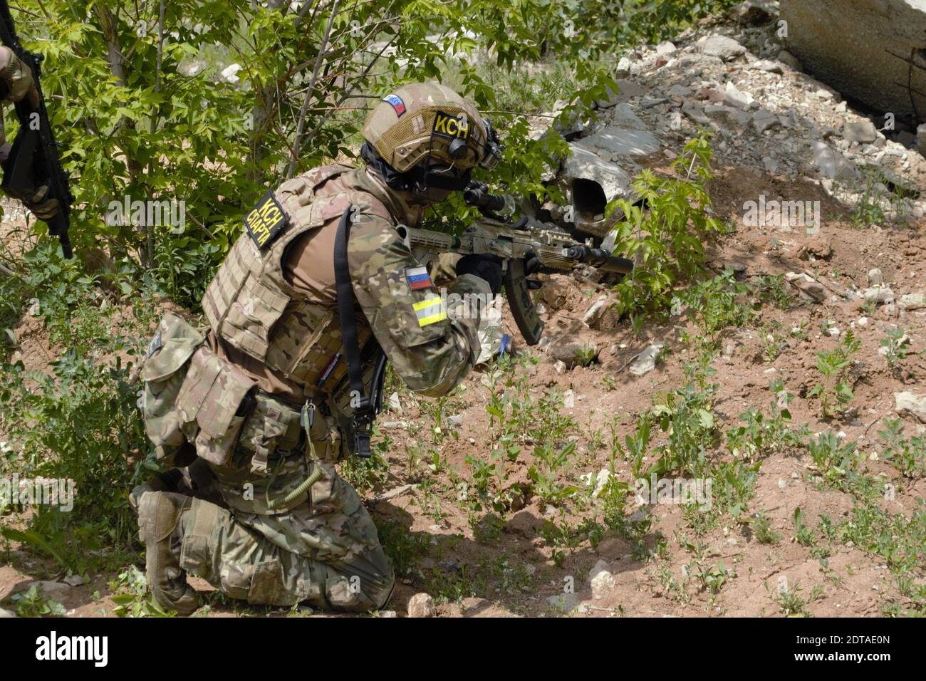 Soldier shooting hi-res stock photography and images - Alamy