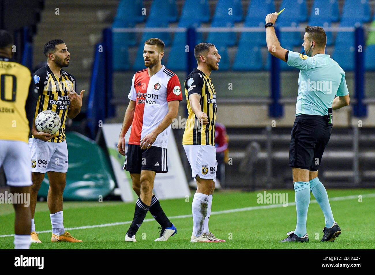 Football referee argument hi-res stock photography and images - Alamy