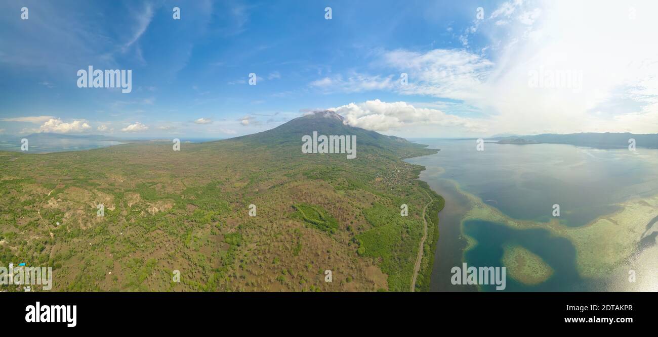 Lewoleba coast hi-res stock photography and images - Alamy