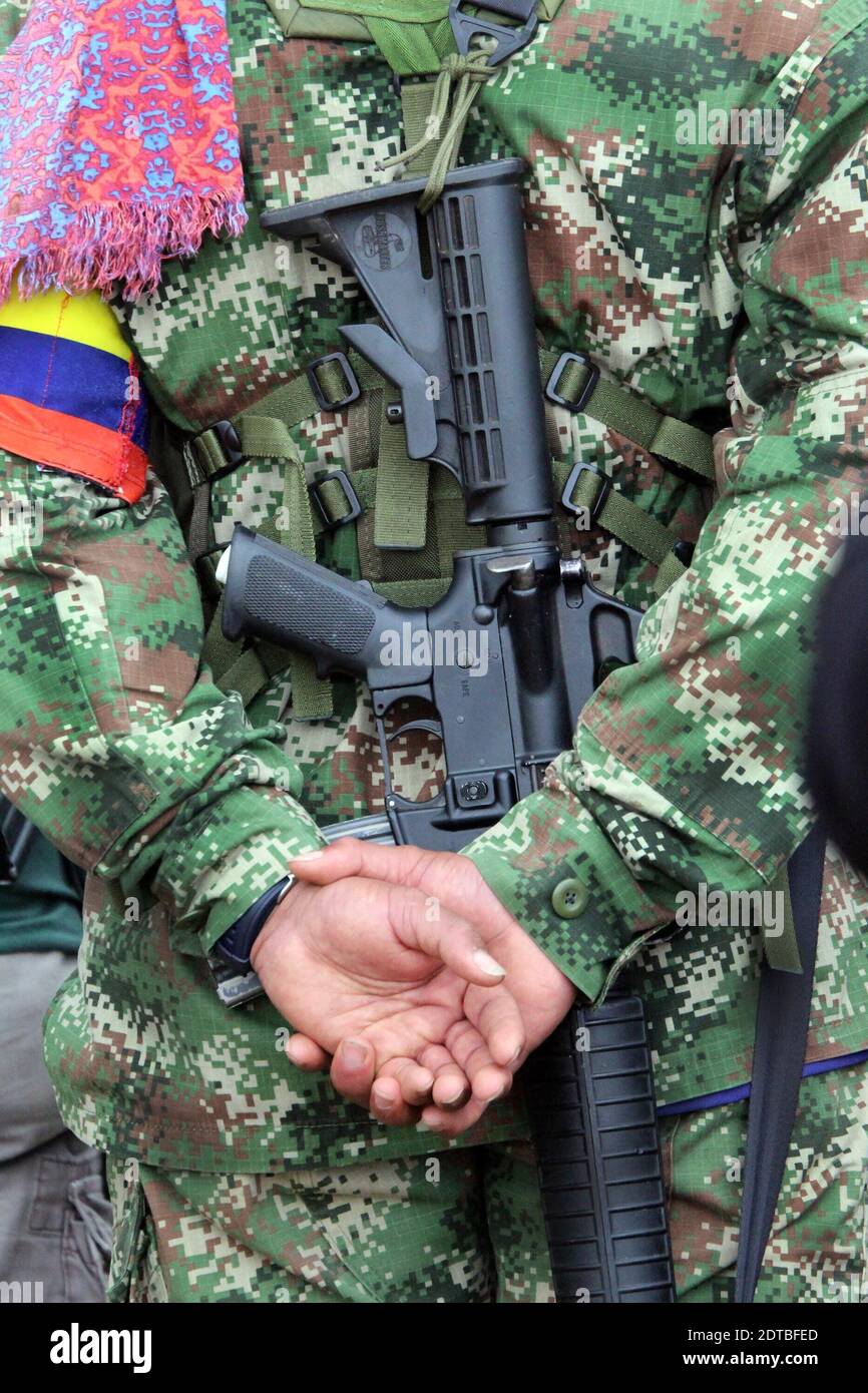 Gun soldier camouflage back hi-res stock photography and images - Alamy