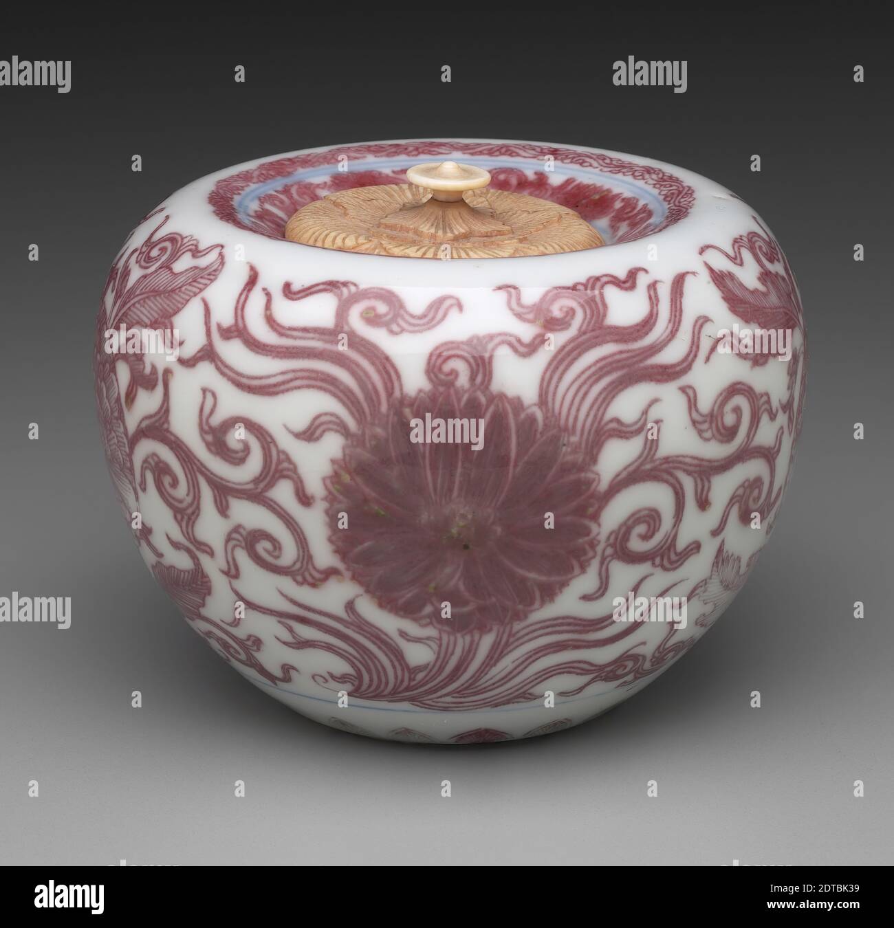 Underglaze copper red hi-res stock photography and images - Alamy