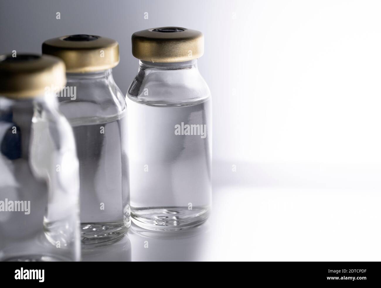 Vials liquid medicine science hi-res stock photography and images - Alamy