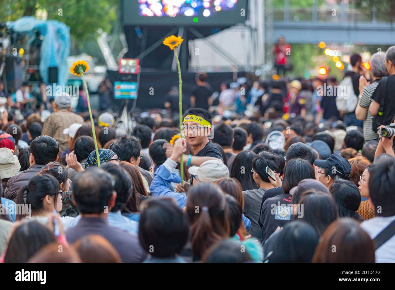 Taipei, MAR 20, 2014 - Event of the speical Sunflower Student Movement ...